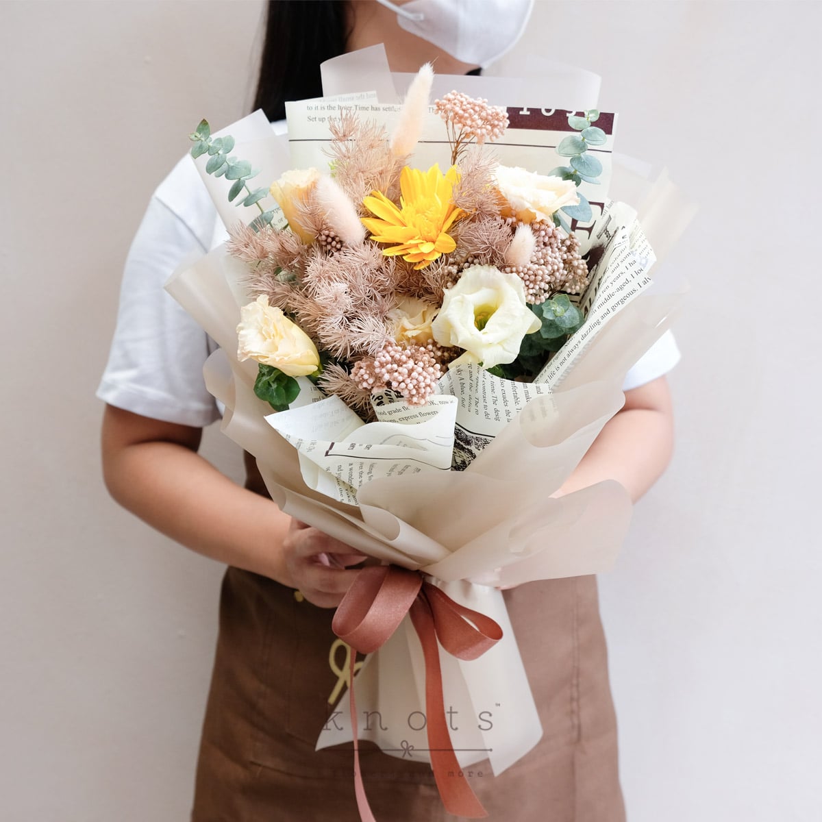 Apollo Leo (Yellow Gerbera Bouquet) | Knots.ph