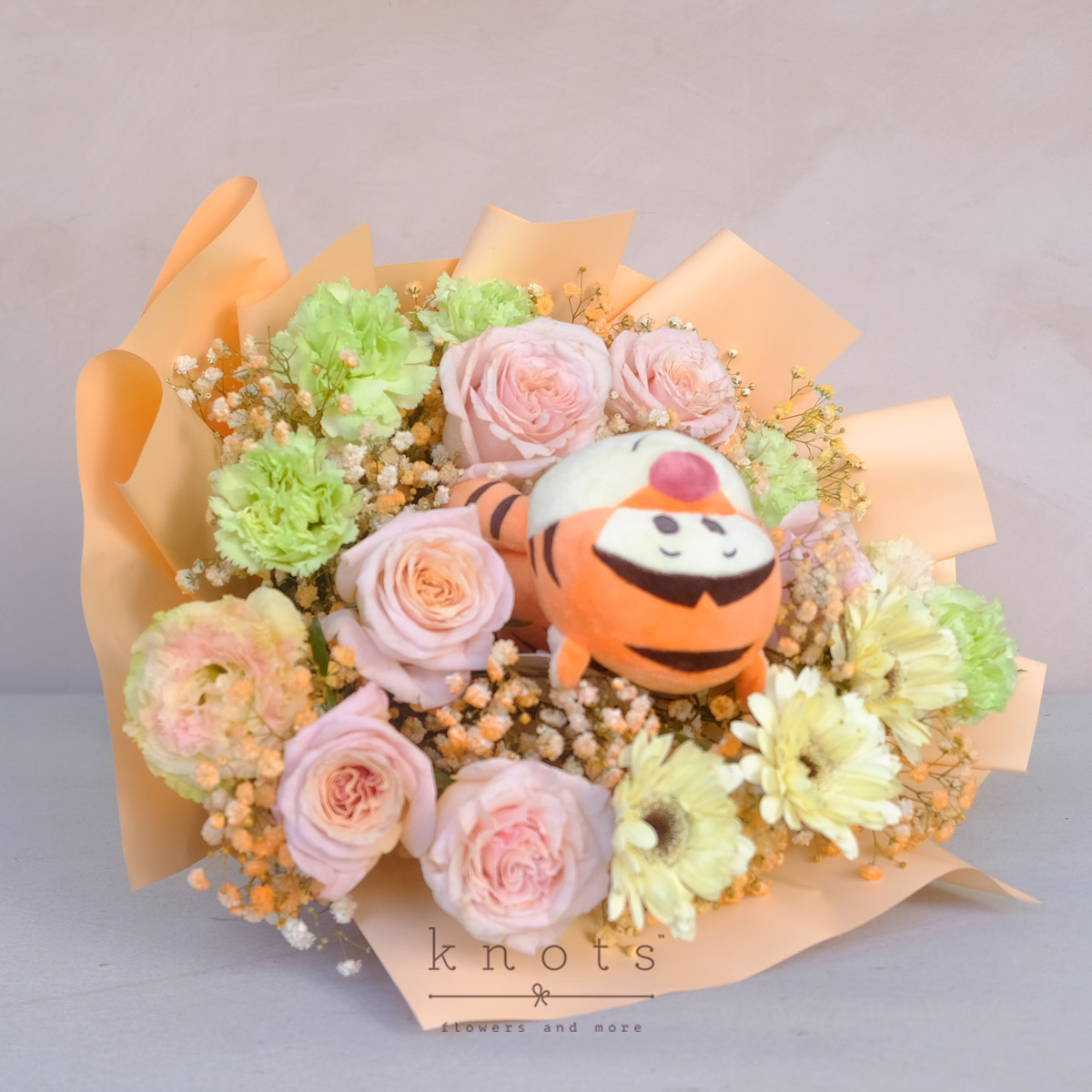 Enthusiastic Tigger (6 Ecuadorian Roses Bouquet with Tigger) | Knots.ph