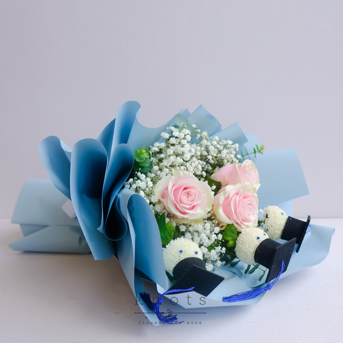 Achiever’s Bash (Pink Ecuadorian Roses Graduation Bouquet) | Knots.ph