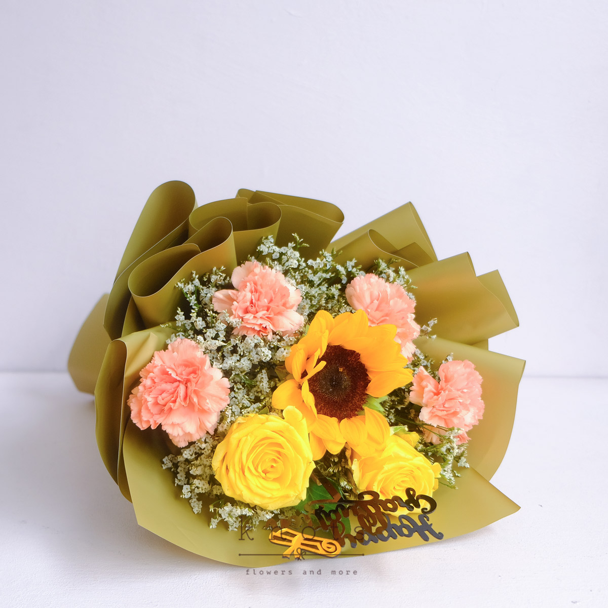 Graduation Bloom (Sunflower & Roses Graduation Bouquet) | Knots.ph