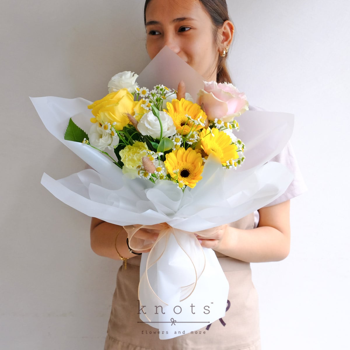 Meadow Muse (Roses and Gerbera Bouquet) | Knots.ph