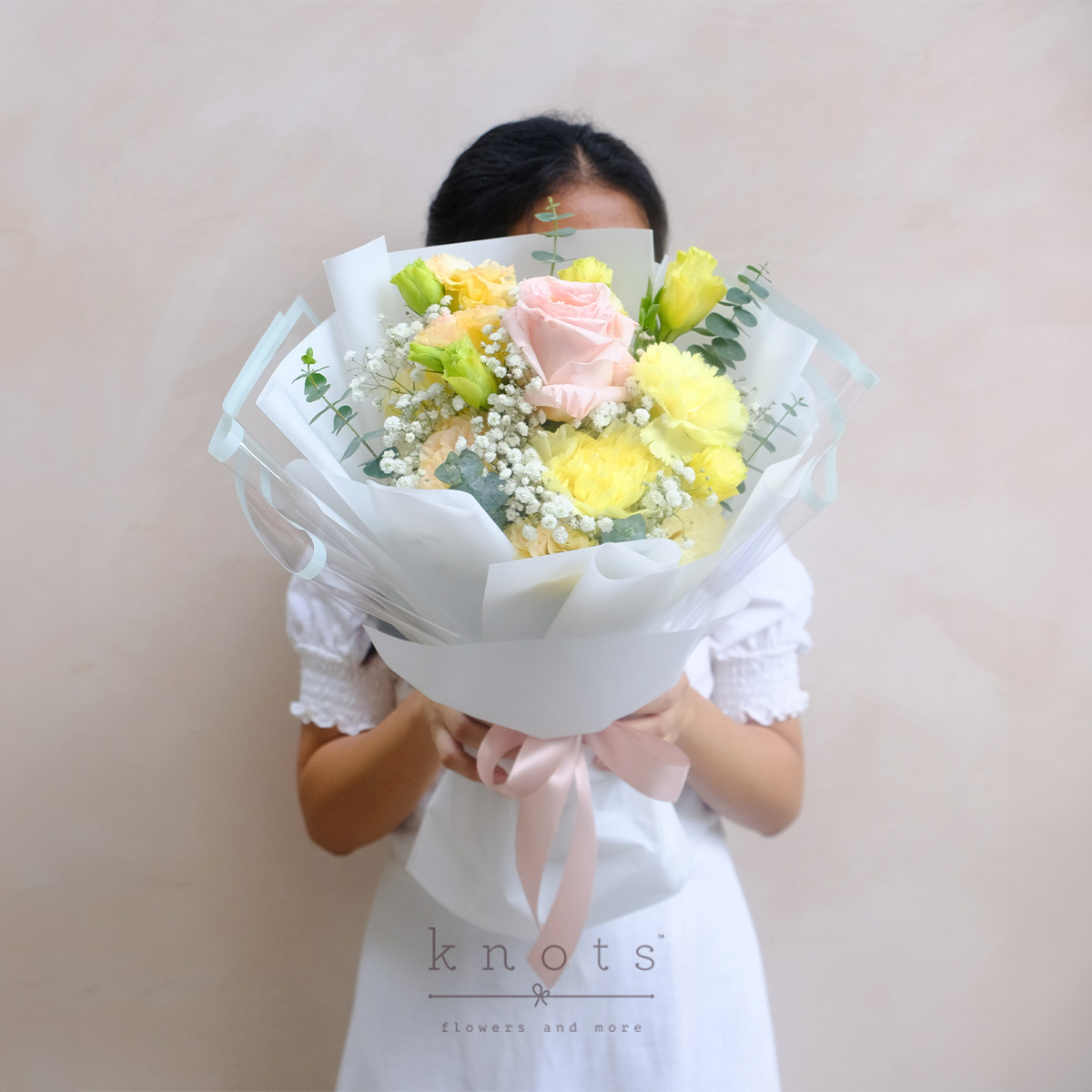 Dreamy Tale (Shimmer Ecuadorian Rose Bouquet) | Knots.ph