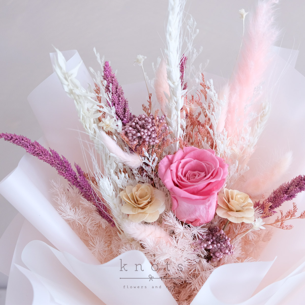 Melissa (Dried & Preserved Flowers Bouquet) | Knots.ph