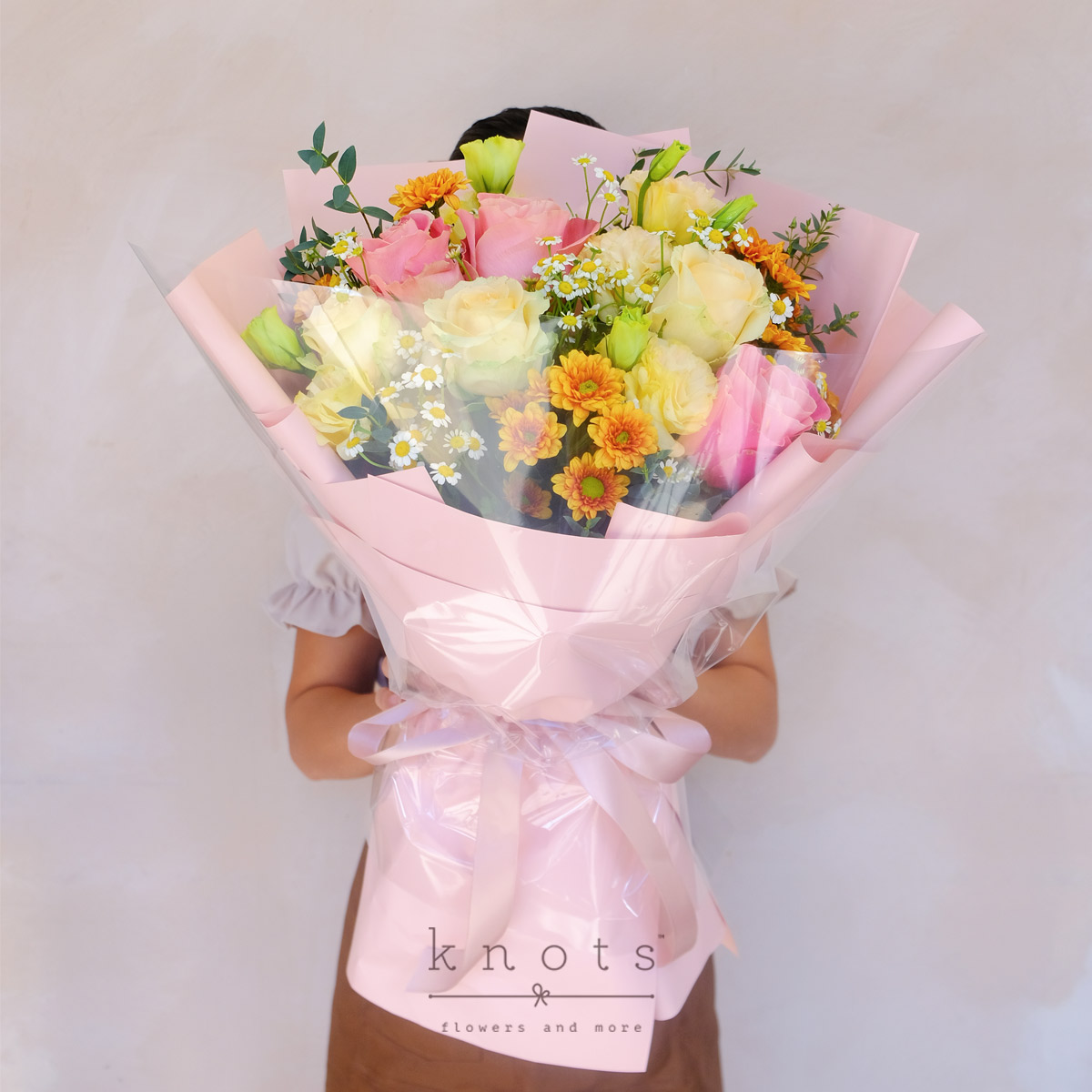 Dainty Cheer (Mixed Roses Bouquet) | Knots.ph