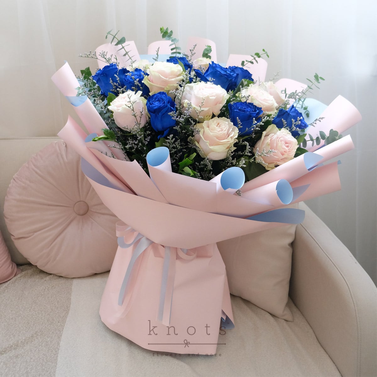 Alexandra (Royal Blue, and Pink Mondial Ecuadorian Rose Bouquet) | Knots.ph