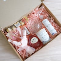Curated Gift Boxes Manila | Customised Gift Boxes Delivery